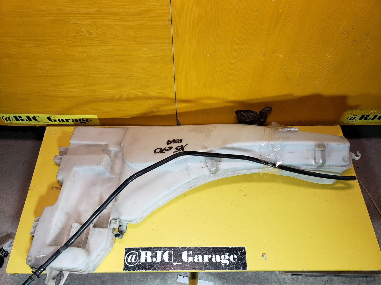 BMW X5 e70 08-12 Бачок омывателя с горловиной БЕЗ МОТОРЧИКА С ДАТЧИКОМ ...