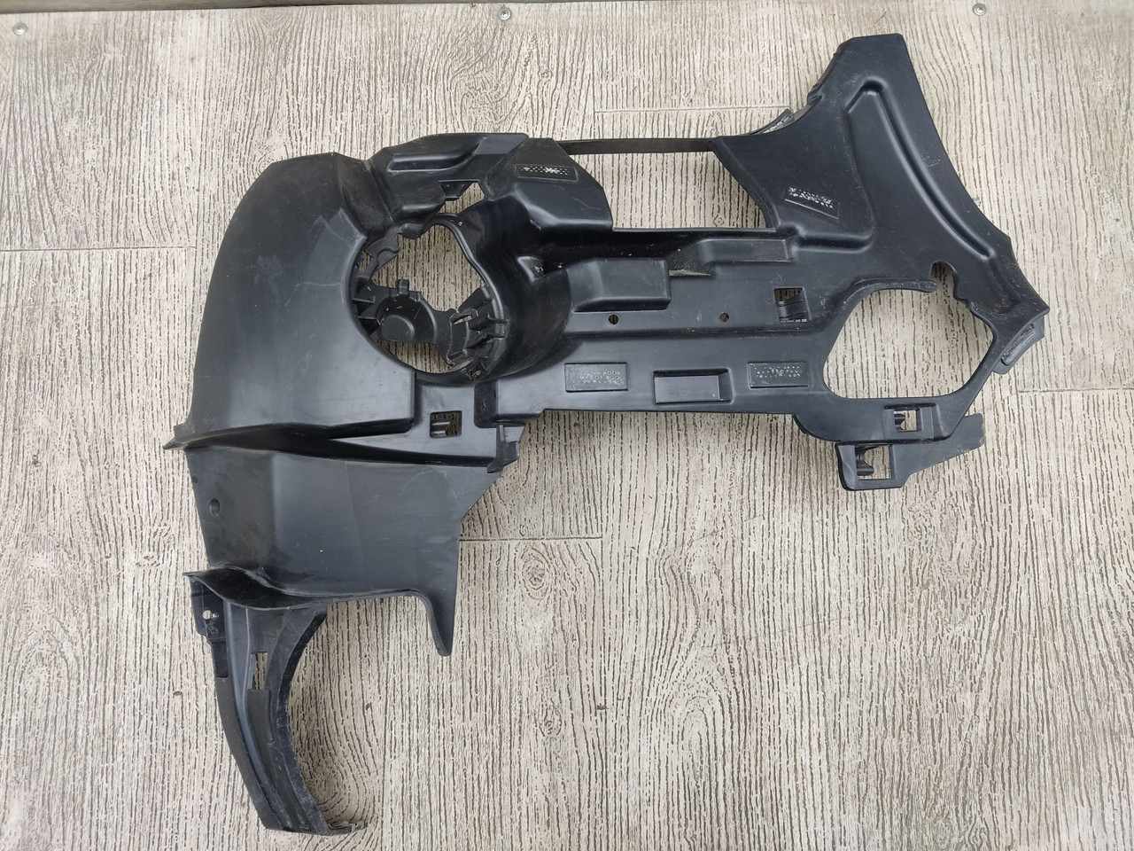 Кронштейн кріплення направляюча туманки ПТФ переднього бампера правий ...