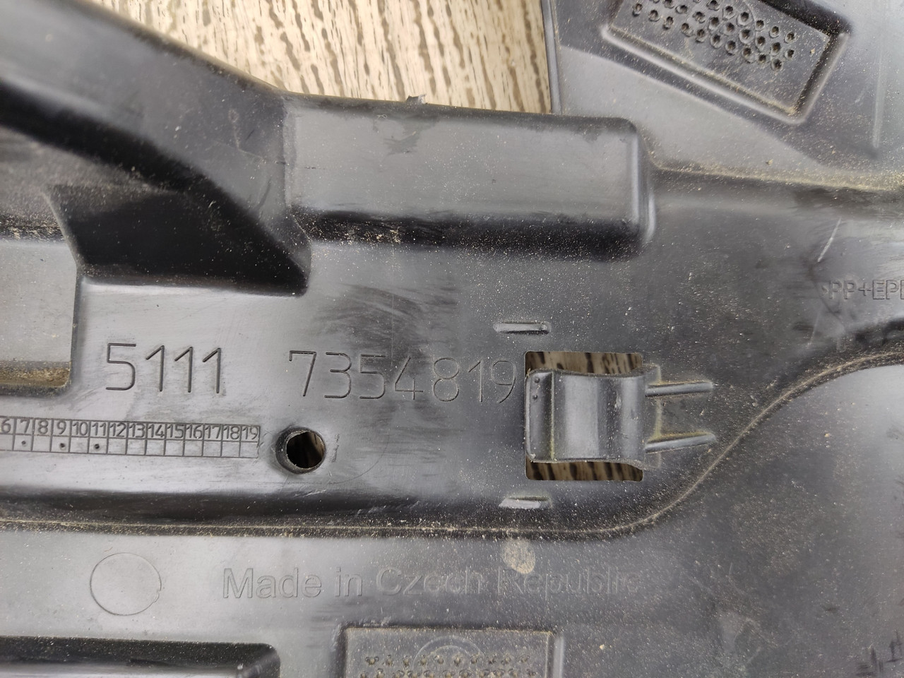 Купить Кронштейн крепления направляющая противотуманной фары левый BMW ...