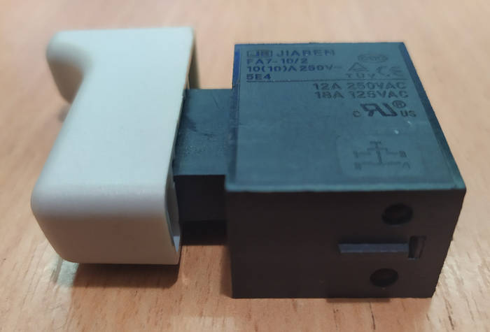 Купить Кнопка включения для торцовочной пилы Ryobi EMS254L, цена 460 ...