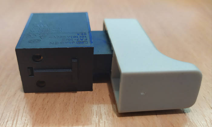 Купить Кнопка включения для торцовочной пилы Ryobi EMS254L, цена 460 ...