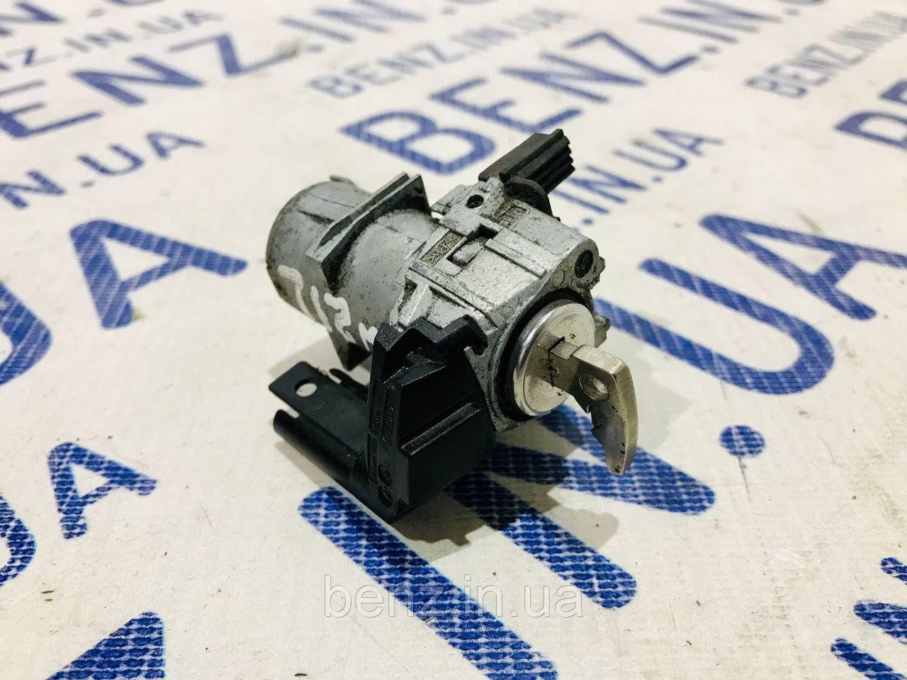 Личинка Замка Передньої Лівої Двері Mercedes W212, W204, C207, S212 ...