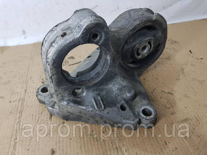 Кронштейн подвесного подшипника полуоси правой Citroen Peugeot 1996 ...