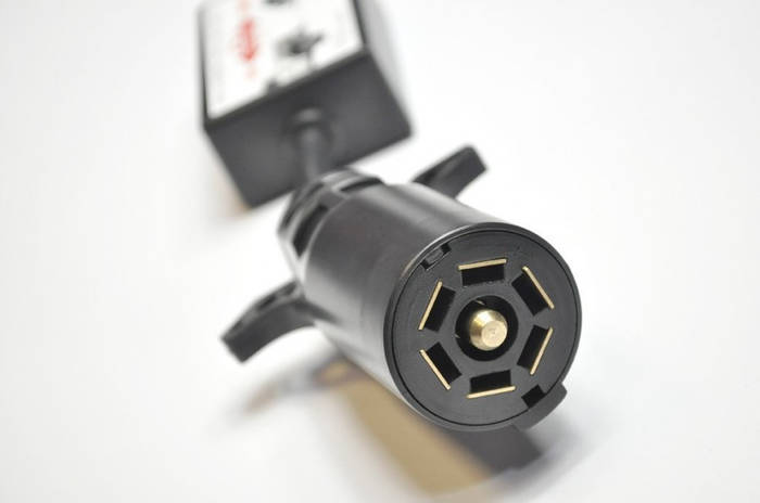 Купить Переходник с американской розетки на европейский прицеп TLC77P ...