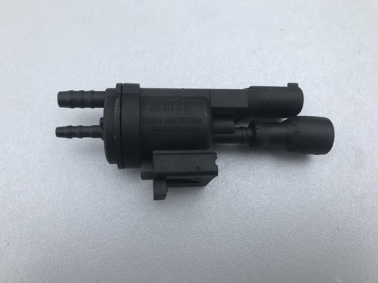 Клапан электромагнитный вакуумный Mercedes A0025401497, цена 350 грн ...