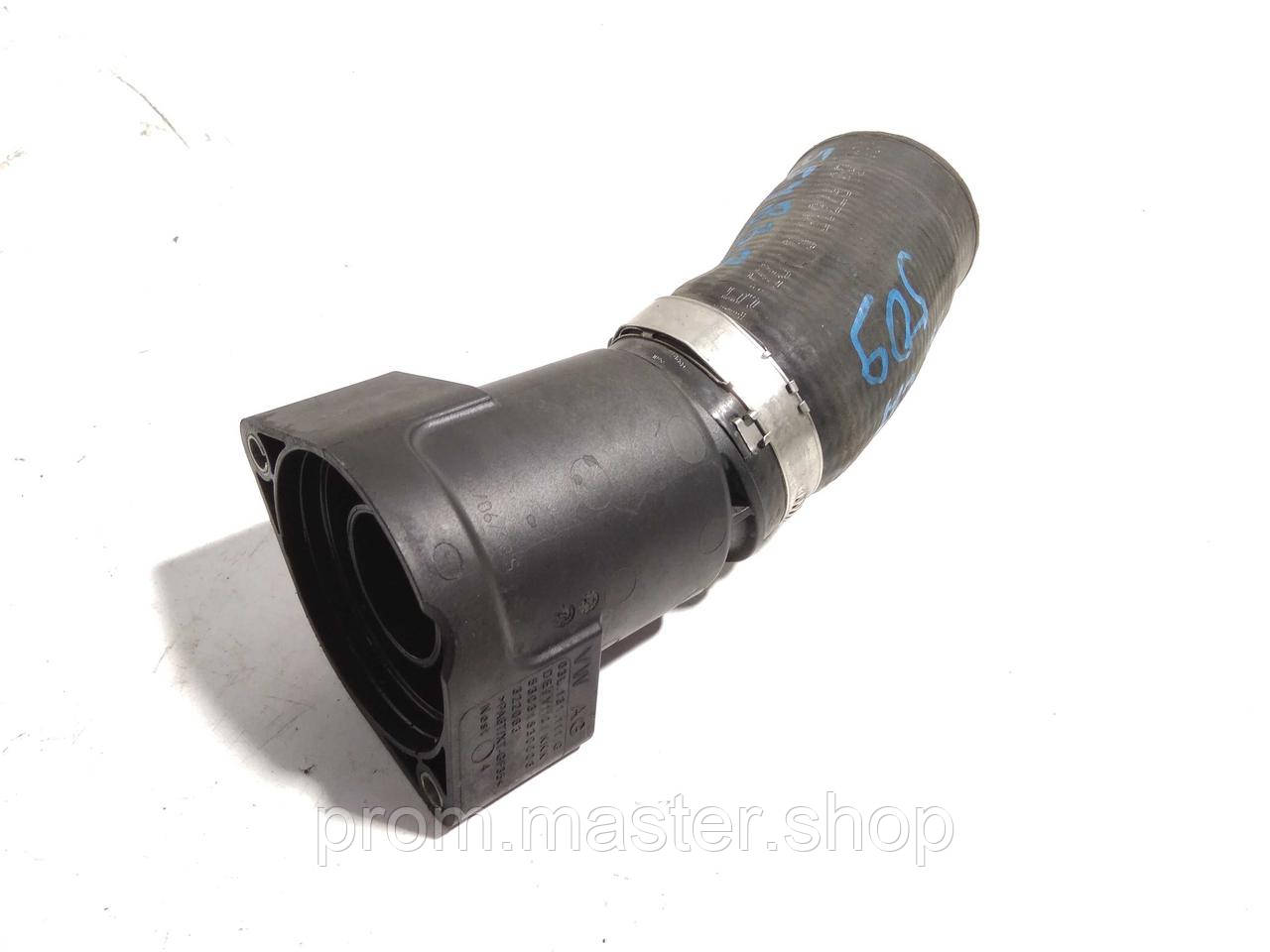 Б/У Патрубок інтеркулера від турбіни до радіатора 2 частини 6R0145828 ...