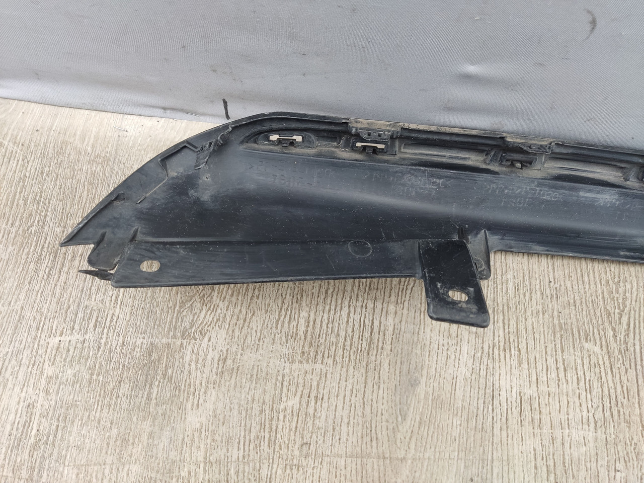 Спойлер Губа молдинг накладка заднього бампера нижня Toyota Auris 2 ...