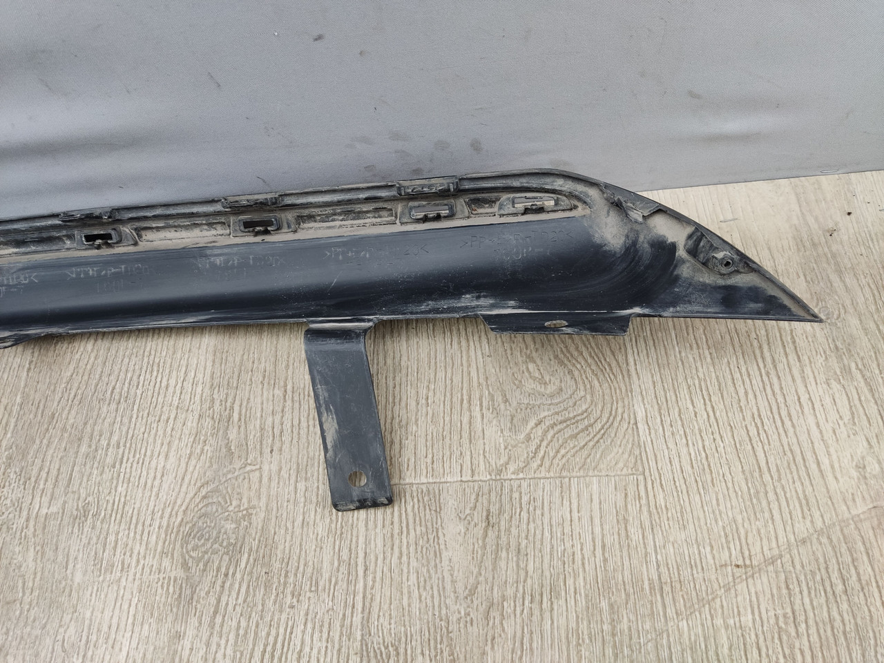 Спойлер Губа молдинг накладка заднього бампера нижня Toyota Auris 2 ...