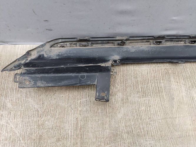 Спойлер Губа молдинг накладка заднього бампера нижня Toyota Auris 2 ...