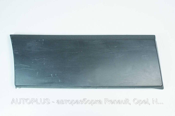 Купити Молдинг бічний задній правий Renault Trafic (Opel Vivaro, Nissan ...