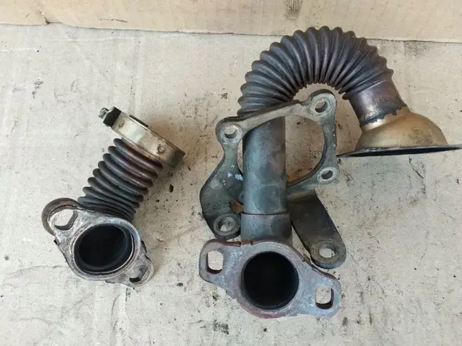 Трубка рециркуляції картерних газів (EGR) Renault Kangoo 8200577965 ...