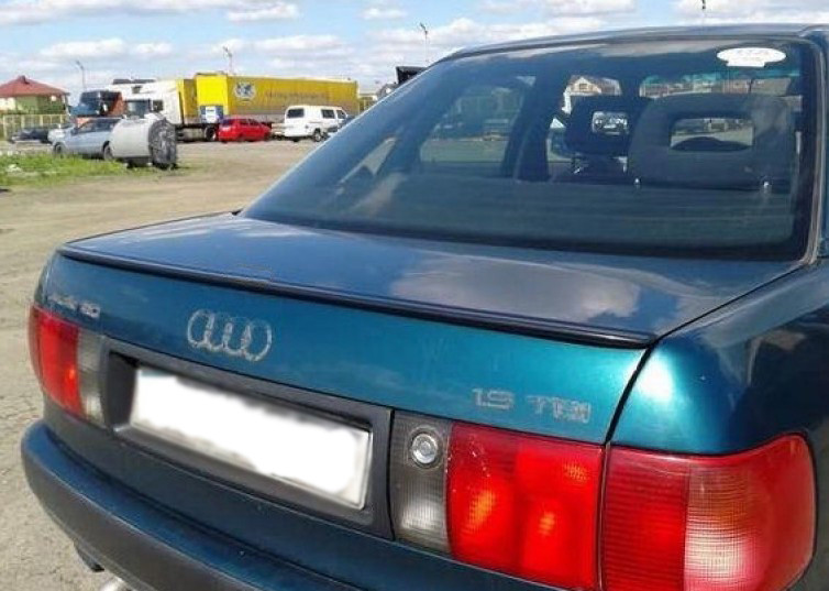 Лип спойлер Ауди 80 Б3-Б4 (Audi 80 B3-B4), накладка на крышку багажника ...