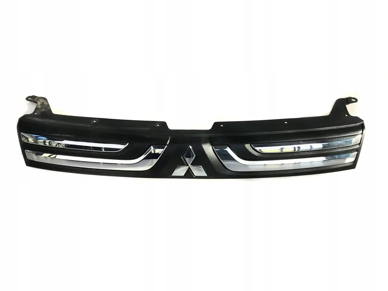 Решітка радіатора Mitsubishi Outlander 2015 - 7405A743, ціна 3044.23 ...