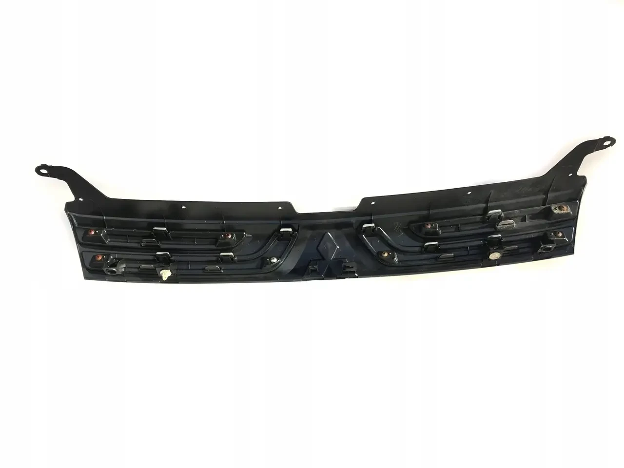 Решітка радіатора Mitsubishi Outlander 2015 - 7405A743, ціна 3044.23 ...