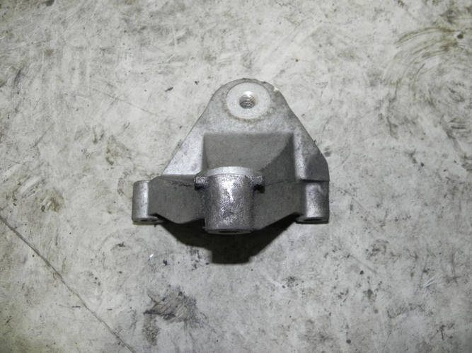 Купить Б/У КРОНШТЕЙН ДВИГАТЕЛЯ RENAULT SCENIC II 8200072747, цена 228 ...