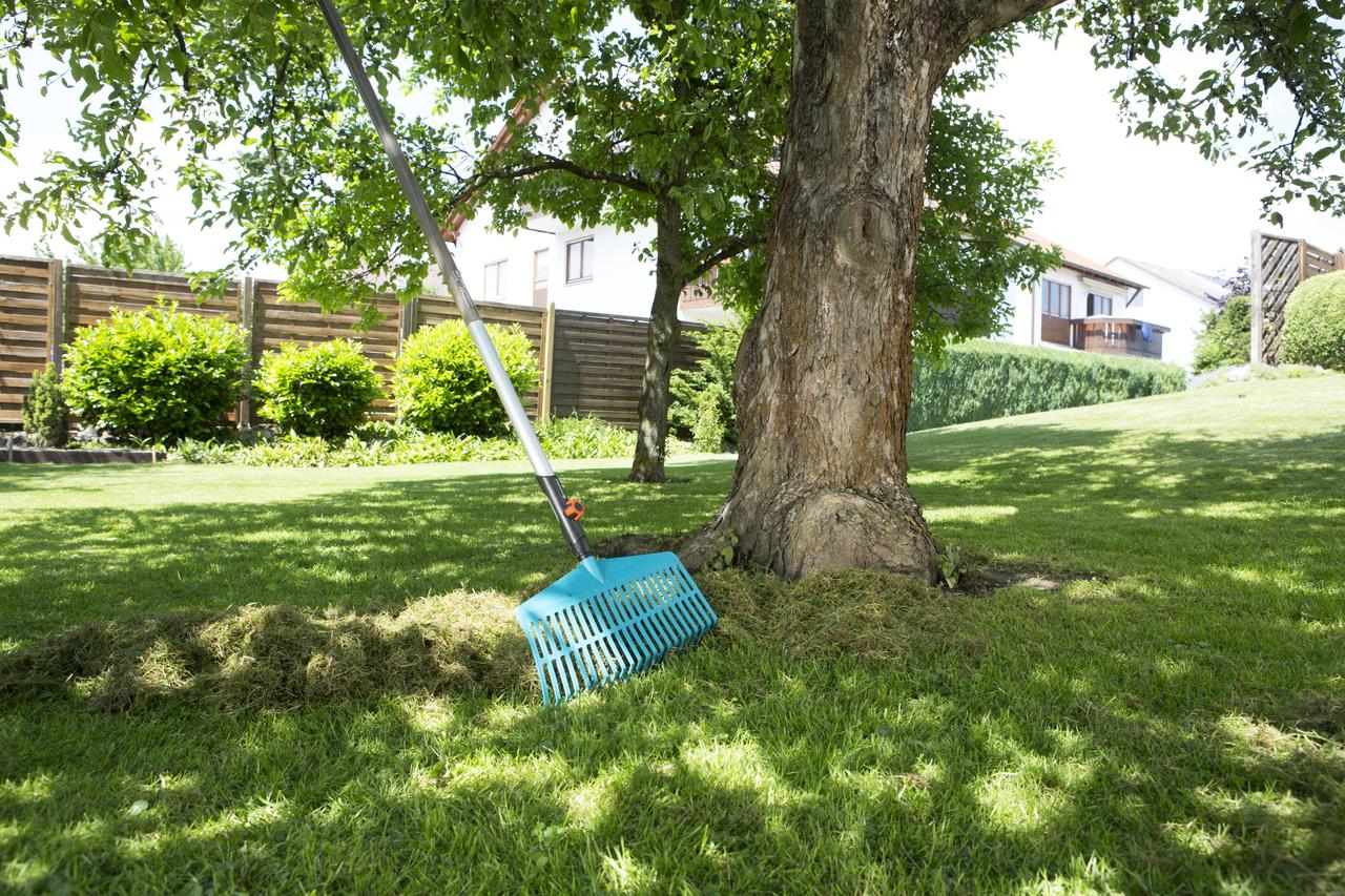 Грабли для газона Gardena Combisystem 43 см для листьев и скошенной ...