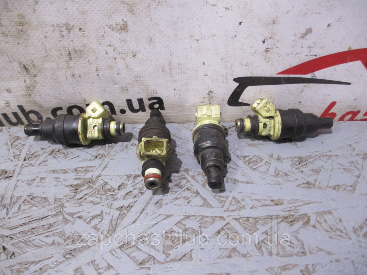 Форсунка паливна Mitsubishi Pajero 1 B210H, INP051, MD141263 999661 ...