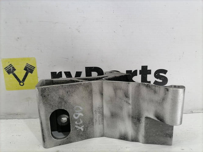 Кронштейн опоры двигателя VOLVO XC90 2002-2014 30741576, цена 1000 грн ...