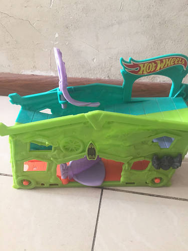 Хотвілс іграшки мийка й автоскид б/у в гарному стані 2 штуки по 100 грн ...