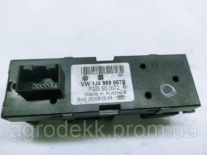 Блок управления стеклоподъемниками Volkswagen Golf 4, Passat B5, Гольф ...