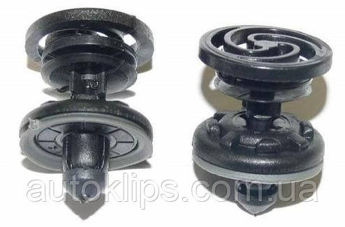 Кліпса кріплення обшивки салону Volvo S40, C30, V50, C70, ОЕМ: 8679426 ...