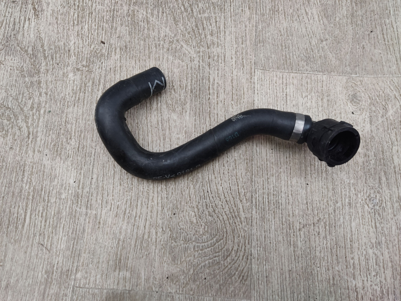 Купити Патрубок трубка системи охолодження шланг для води VW Passat B8 ...