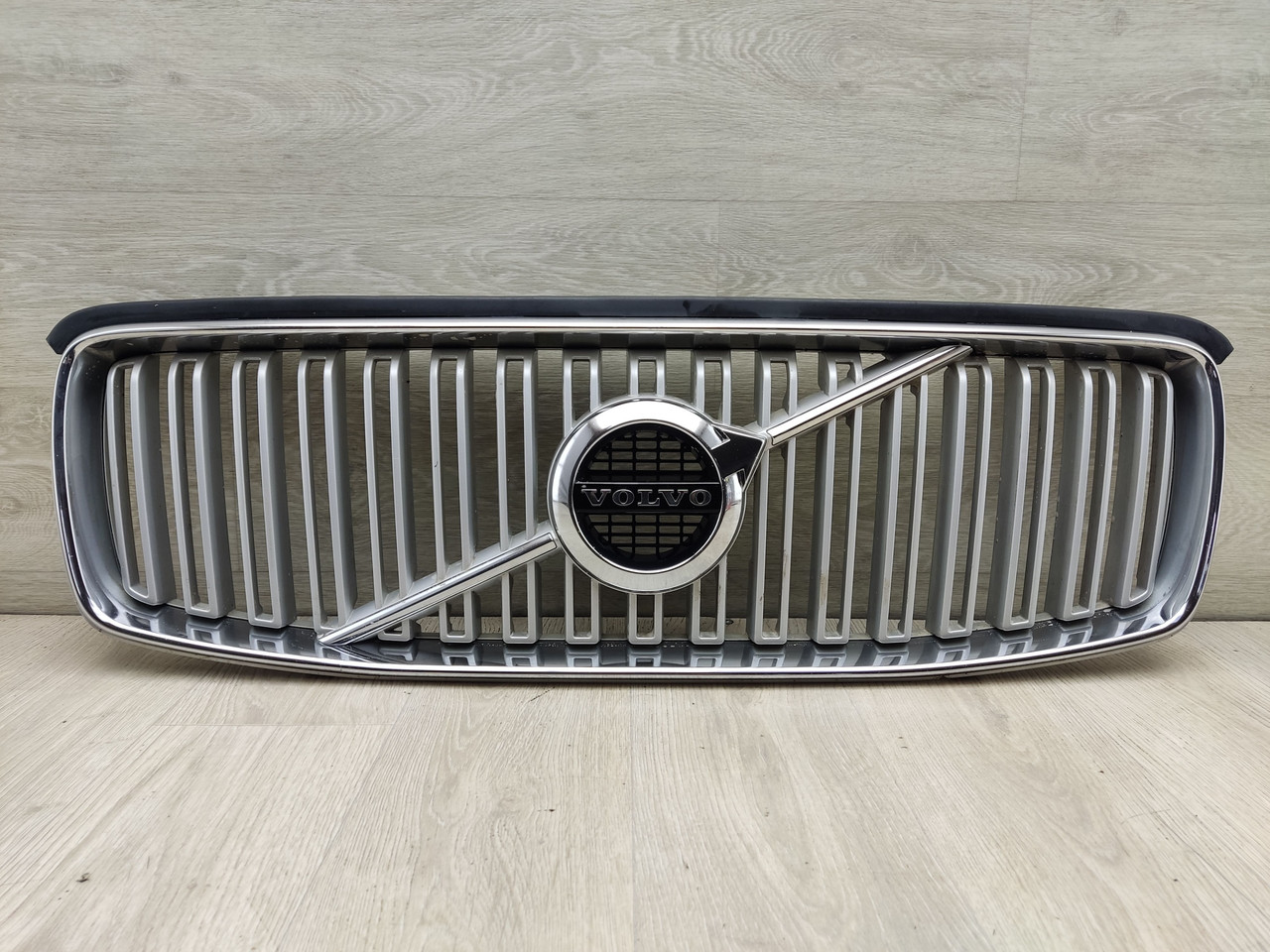 Решетка Решітка радіатора переднього бампера Volvo XC90 (2015-2019 ...