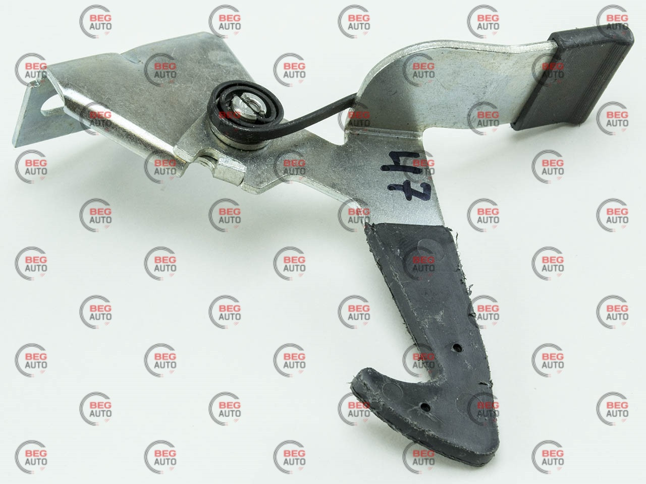 Купити Замок капота - гачок 2170 (21700-8406070-01), ціна 133 грн ...