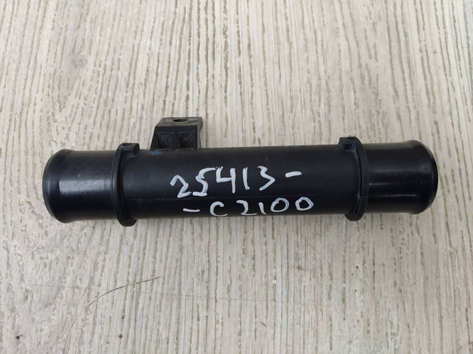 Трубка патрубок системи охолодження радіатора правий Hyundai Sonata 7 ...