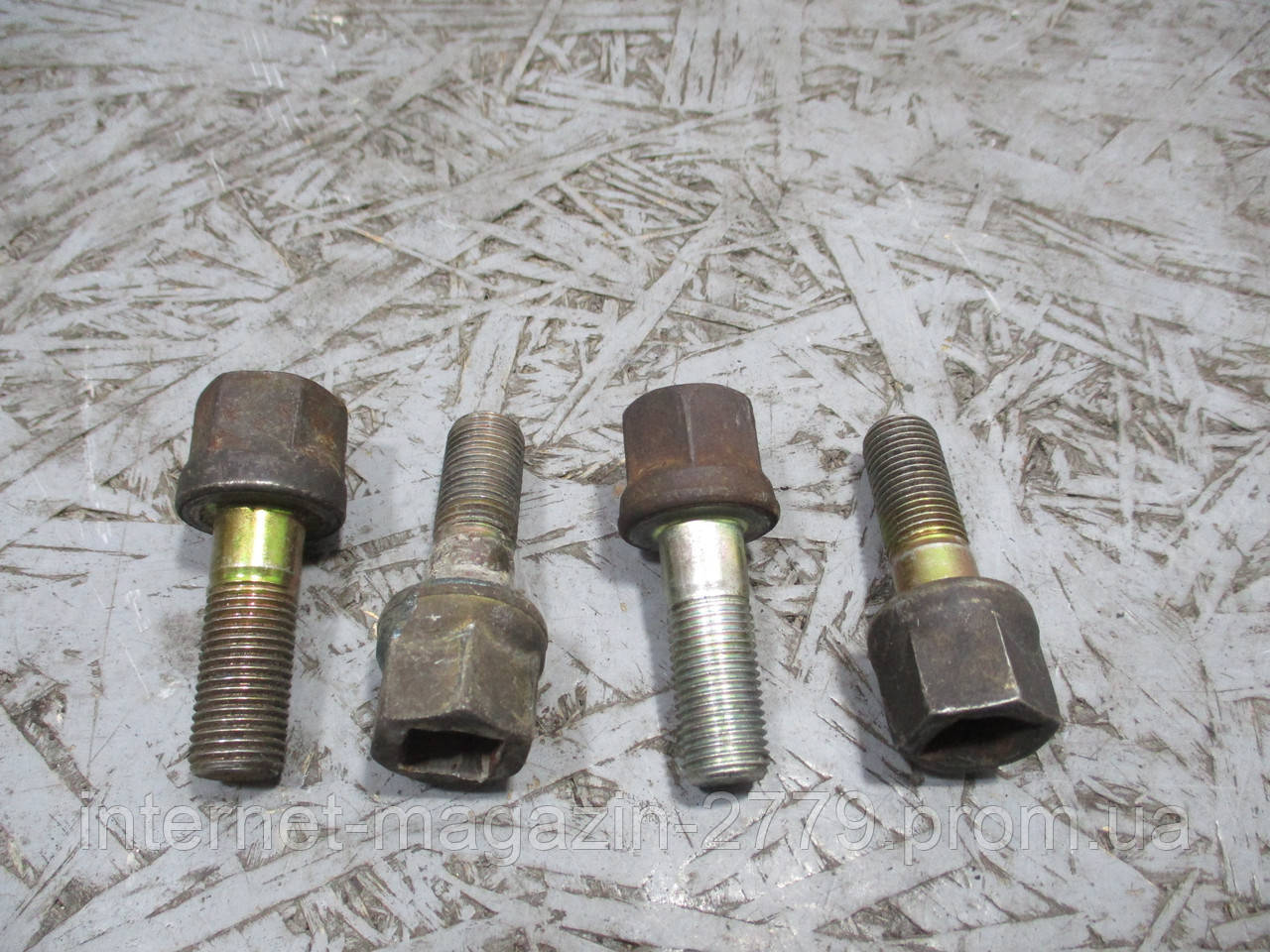 Болт шківа колінвала MD095201, 1101A022 9919442 Grandis Mitsubishi (ID ...