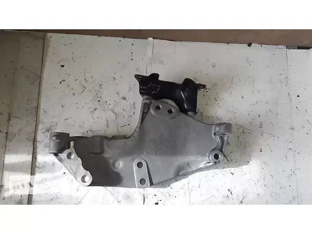 Кронштейн кріплення двигуна Renault Trafic Laguna рено трафік лагуна ...