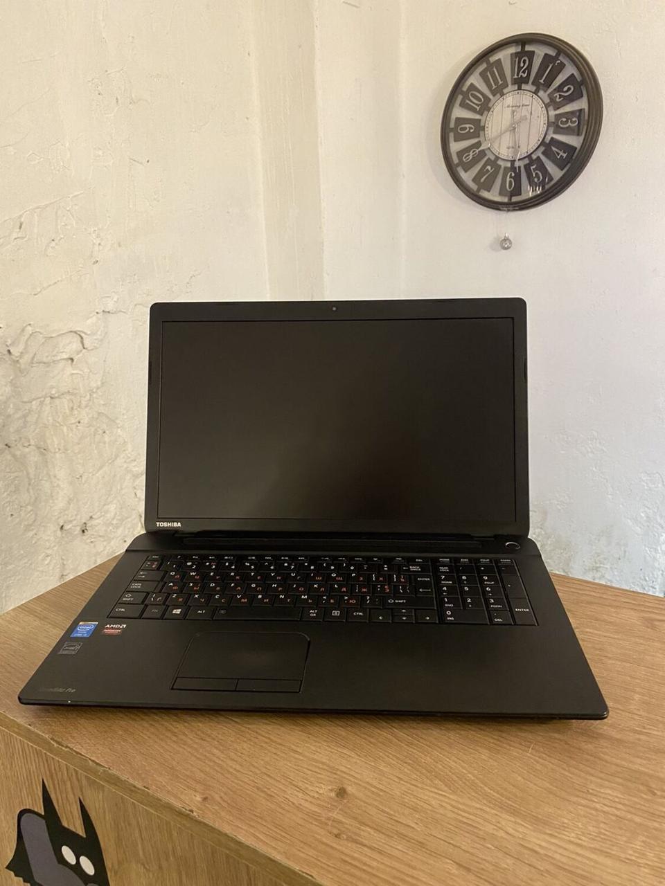 Ноутбук Toshiba Satellite Pro C70 / 17.3" (1600x900) TN / Intel Core i5-5200U (2 (4) ядра по 2.2 ...