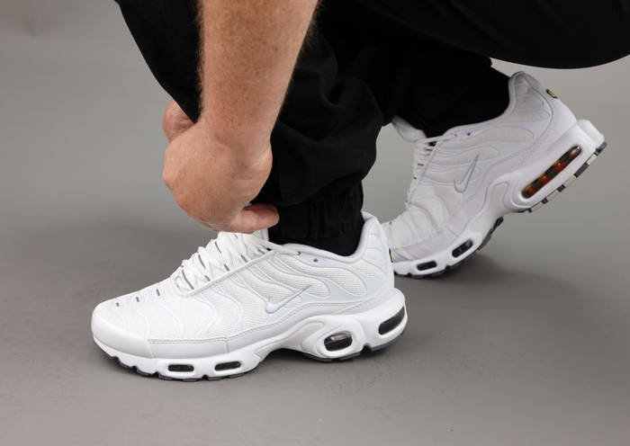 Купити Чоловічі білі Кросівки Nike Air Max Tn+, ціна 2490 ₴ - Prom.ua ...