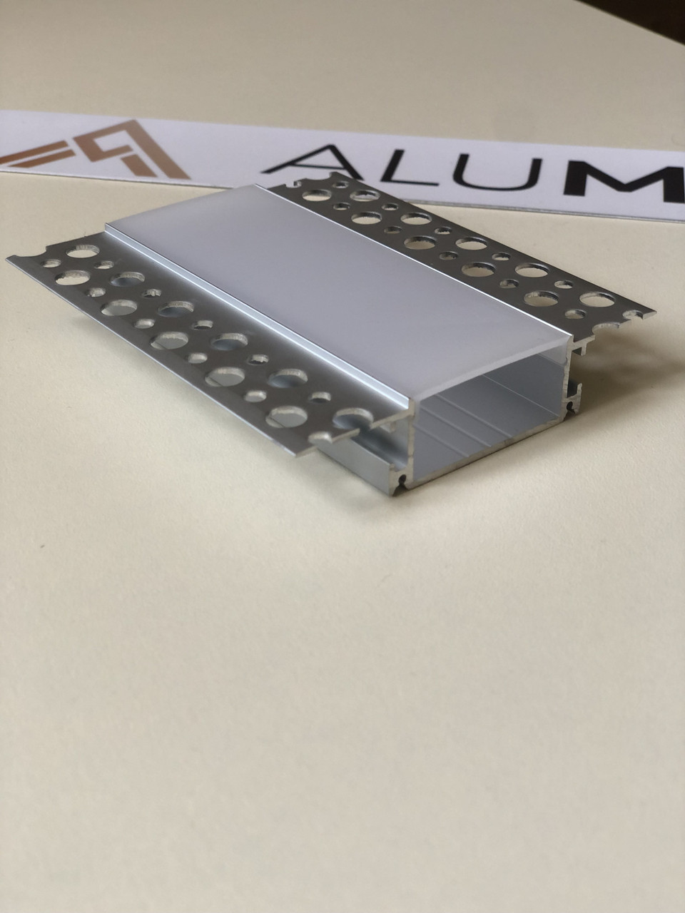 Врізний профіль для гіпсокартону з LED каналом 88x48x18,5: продаж, ціна ...