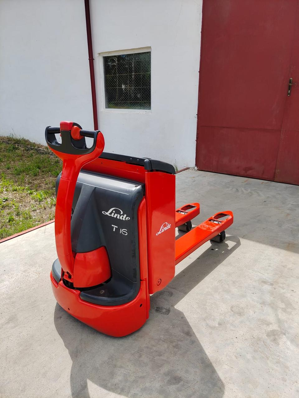 Рокла електрична самохідна Електро навантажувач №678 LINDE T16: продаж ...