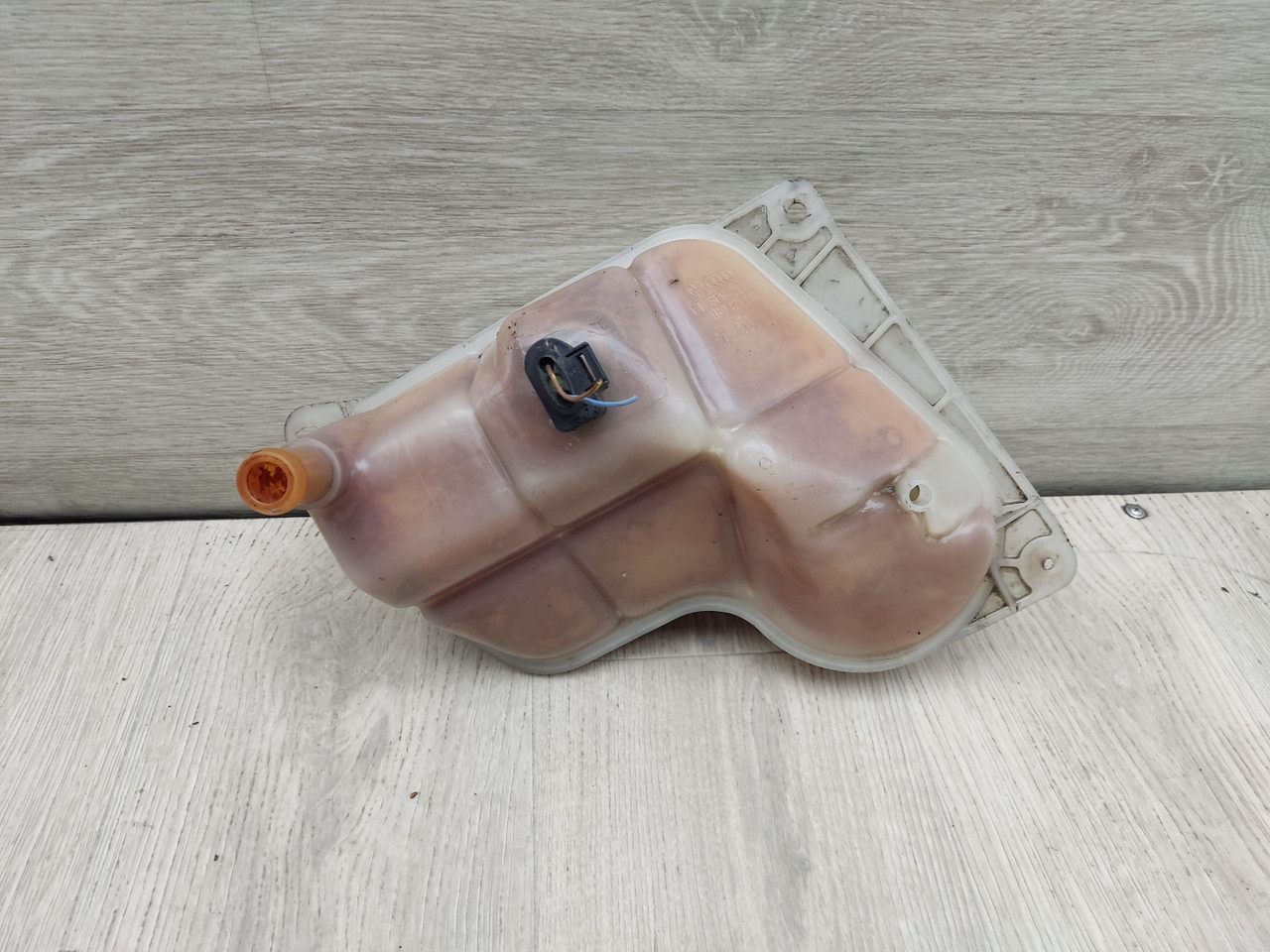 Купити Бак Бачок системи охолодження розширювальний Audi A6 C7 A6 C6 A4 ...