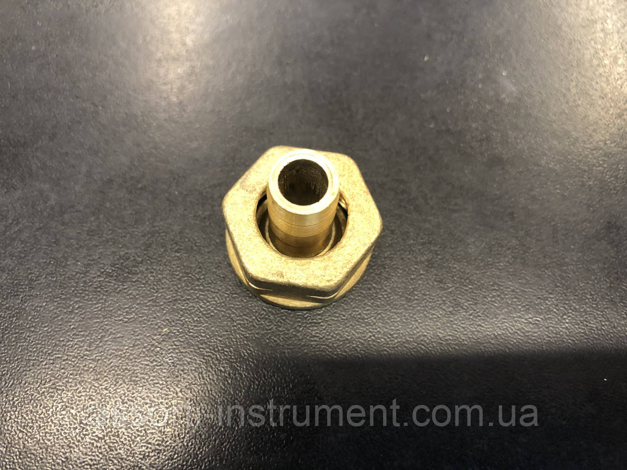 Купить Гайка СП21,8LH со штуцером 9мм на пропановый вентиль (баллон ...