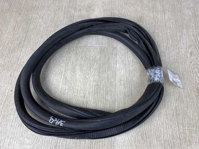 Уплотнитель двери Porsche Cayenne 10-18 958 3.0 M06.EC 2010 (б/у) (ID ...