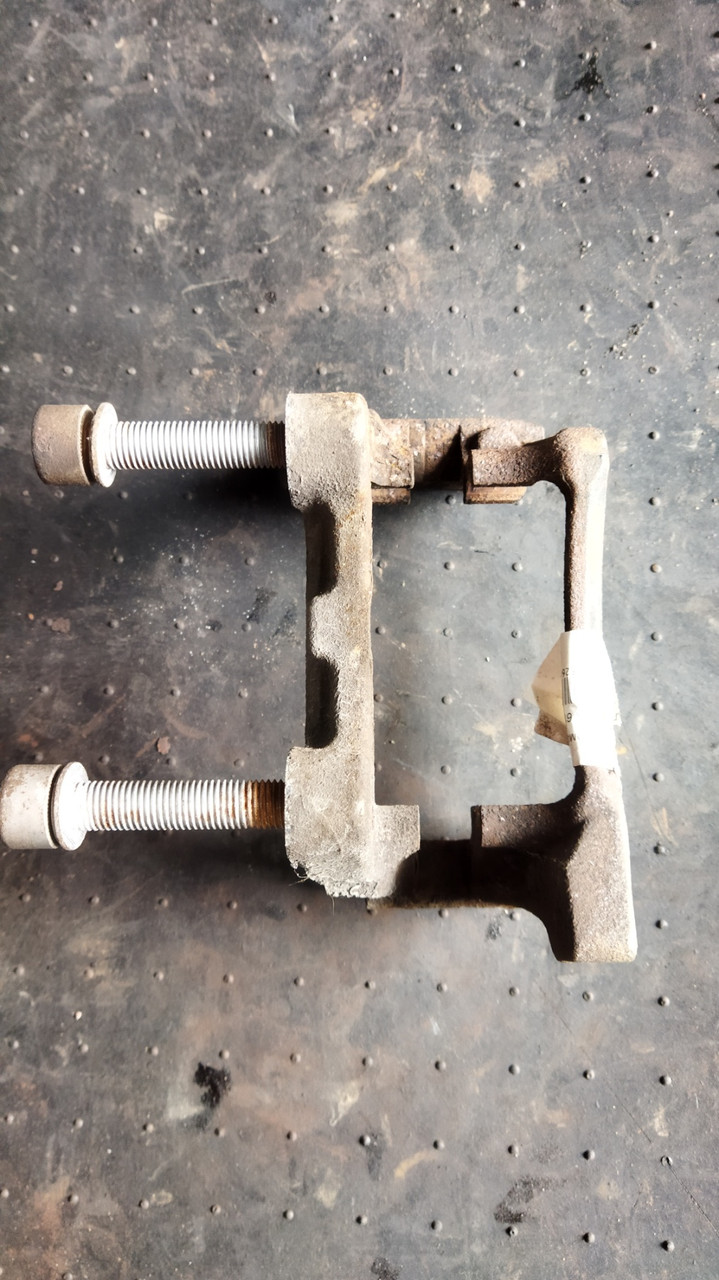 Купить Скоба заднього Суппорта VW Passat B6 Б/У 3AA615426B, цена 570 ...