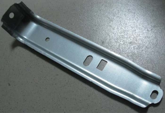 Купить Кронштейн усилителя верхнего центральный ONEPARTS - 6400D977 ...