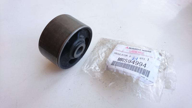 Сайлентблок крепления заднего дифференциала Mitsubishi - MR594994, цена ...