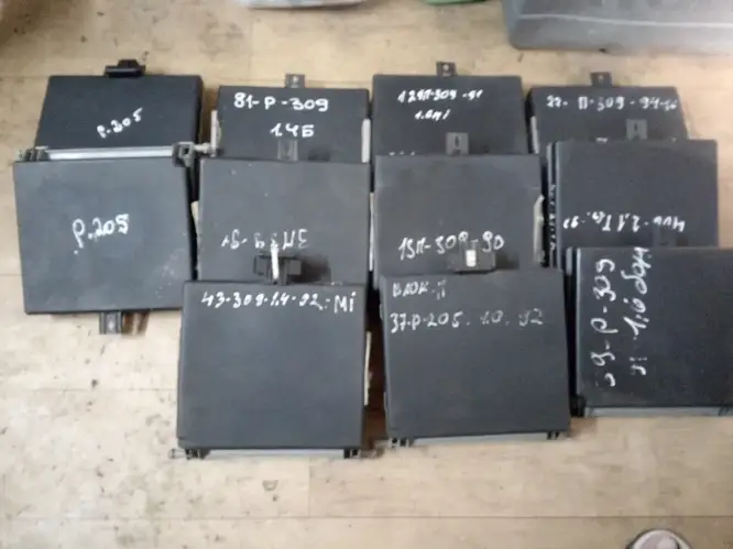 Блок запобіжників Peugeot 205 309 406 (ID#1256396771), ціна: 922.50 ₴, купити на Prom.ua