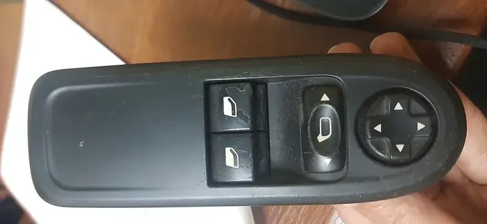 Блок управления стеклоподъемниками Peugeot 308 2008 08-13 03269800 ...