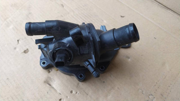 Купить Корпус термостата для Nissan juke ii f16 2020р., 110609301R ...