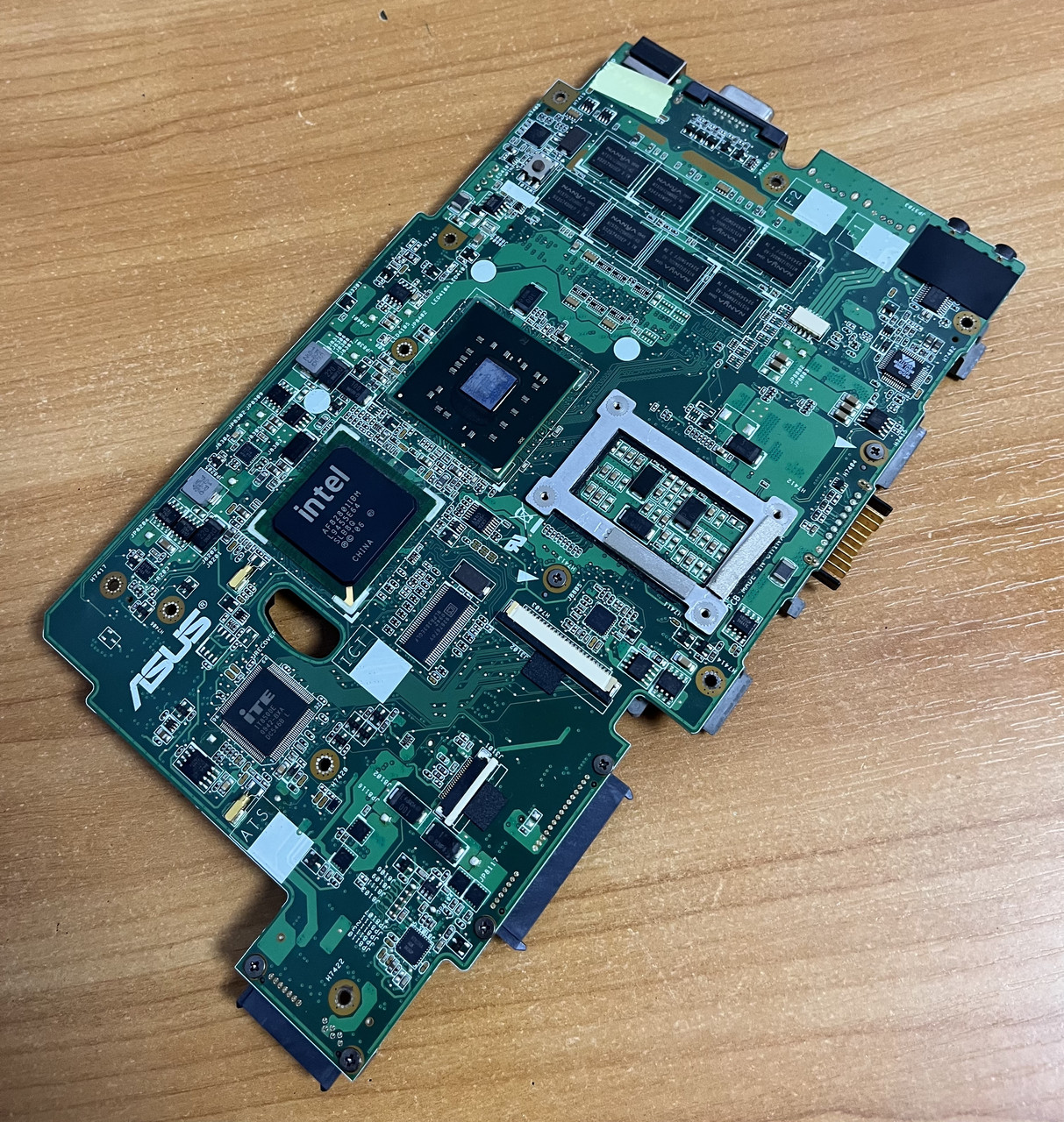 Б/У Материнская плата Asus K70IJ, K50IJ, K40IJ, Intel UMA, GL40, DDR2 ...