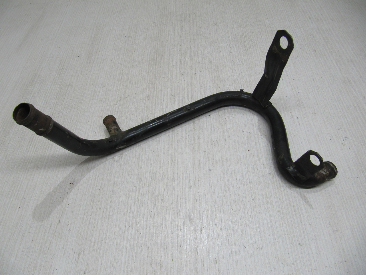 Водяная трубка патрубок системы охлаждения Ауди 80 Б4 Пассат Б3 Б4 Audi ...