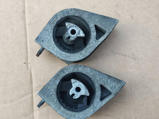 Подушка двигуна мерседес mercedes w168 задня ліва права A1682400618 ...