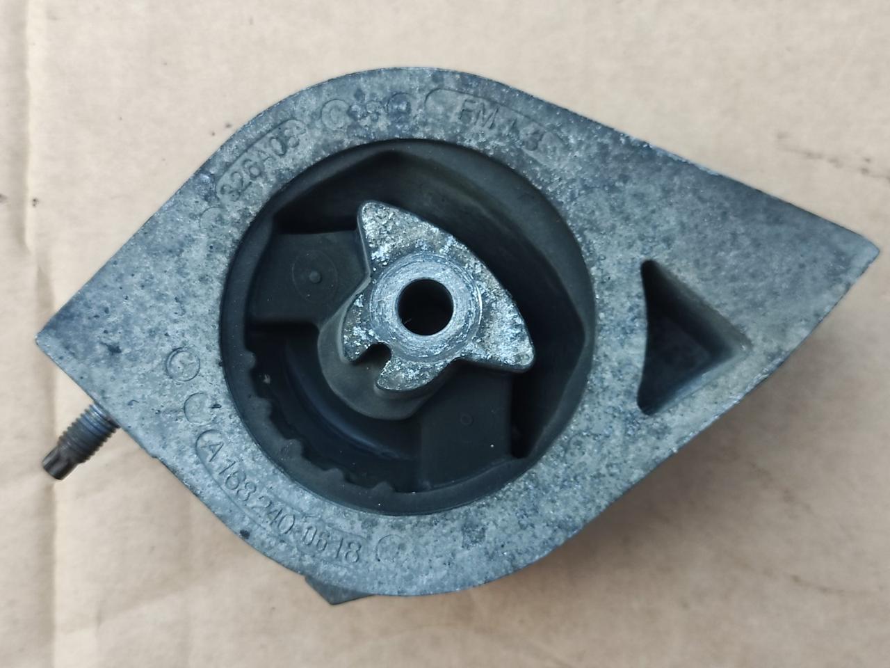 Подушка двигуна мерседес mercedes w168 задня ліва права A1682400618 ...