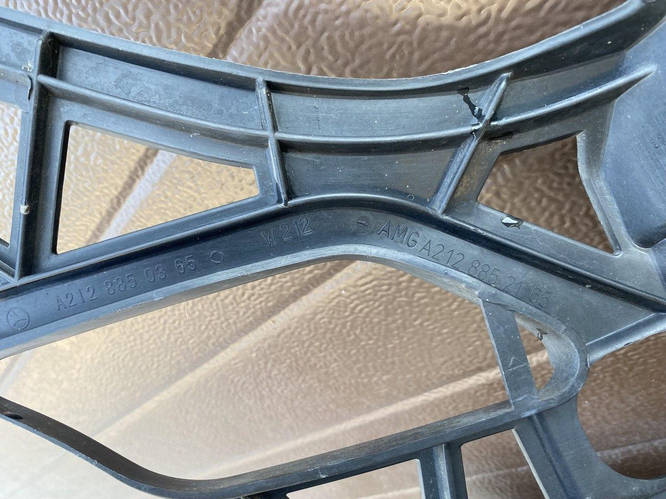 Купити Mercedes E-Class W212 A2128850365, AMG A2128852265 кронштейн ...