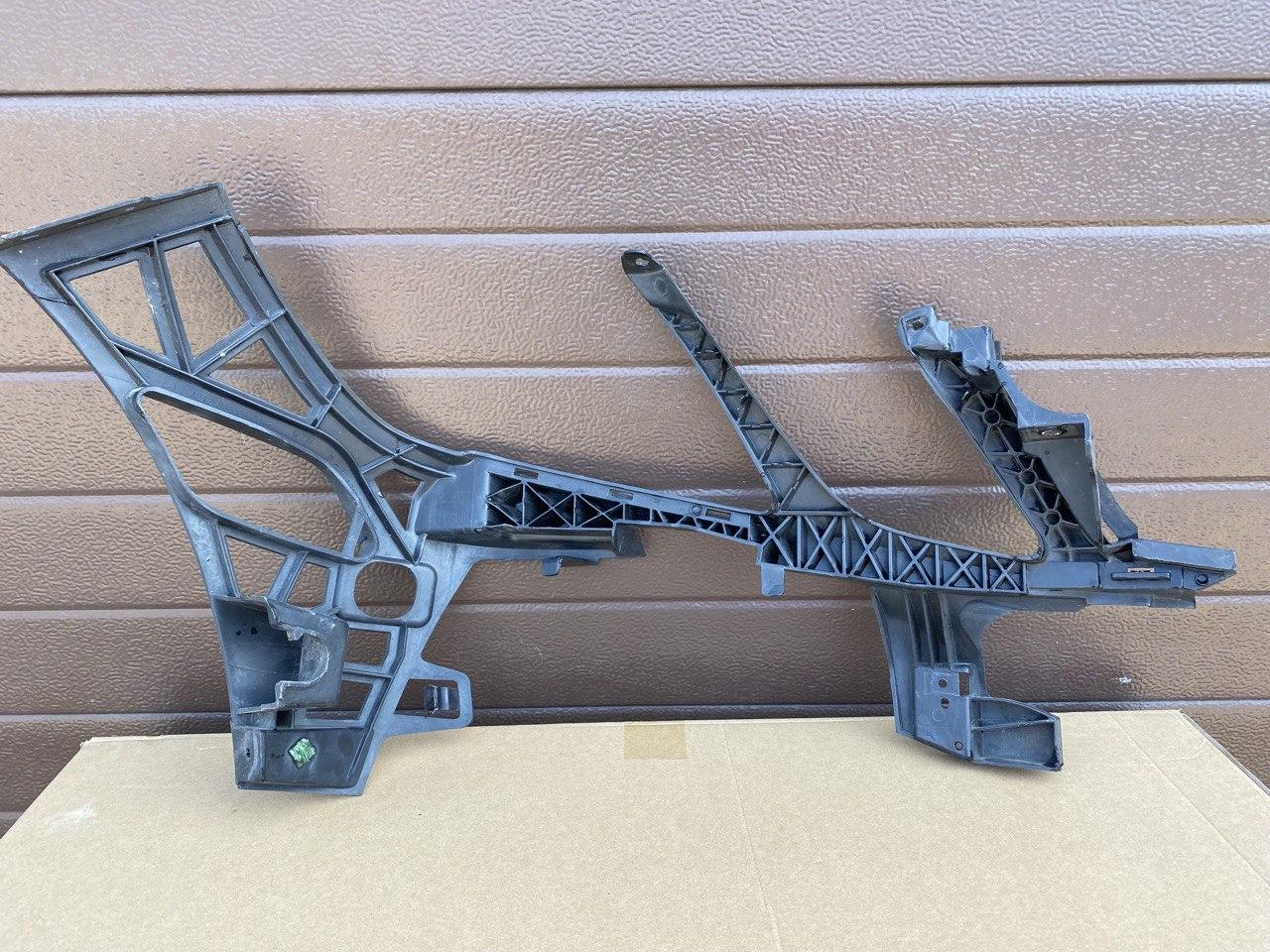 Купити Mercedes E-Class W212 A2128850365, AMG A2128852265 кронштейн ...